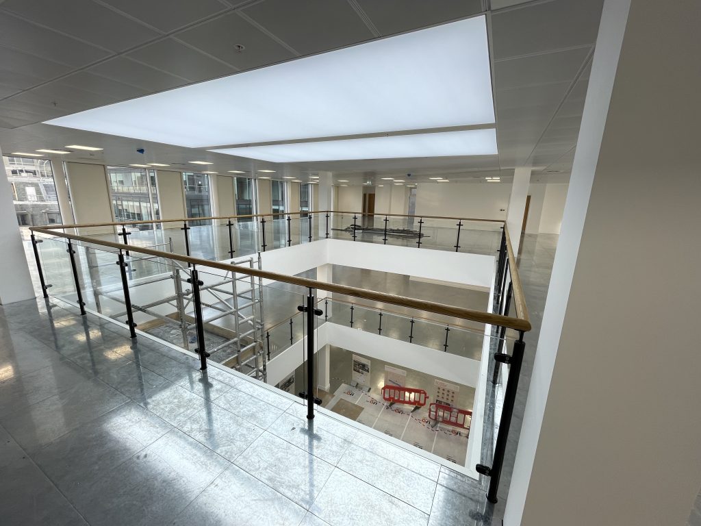 Handrails and balustrades - Glass Elements